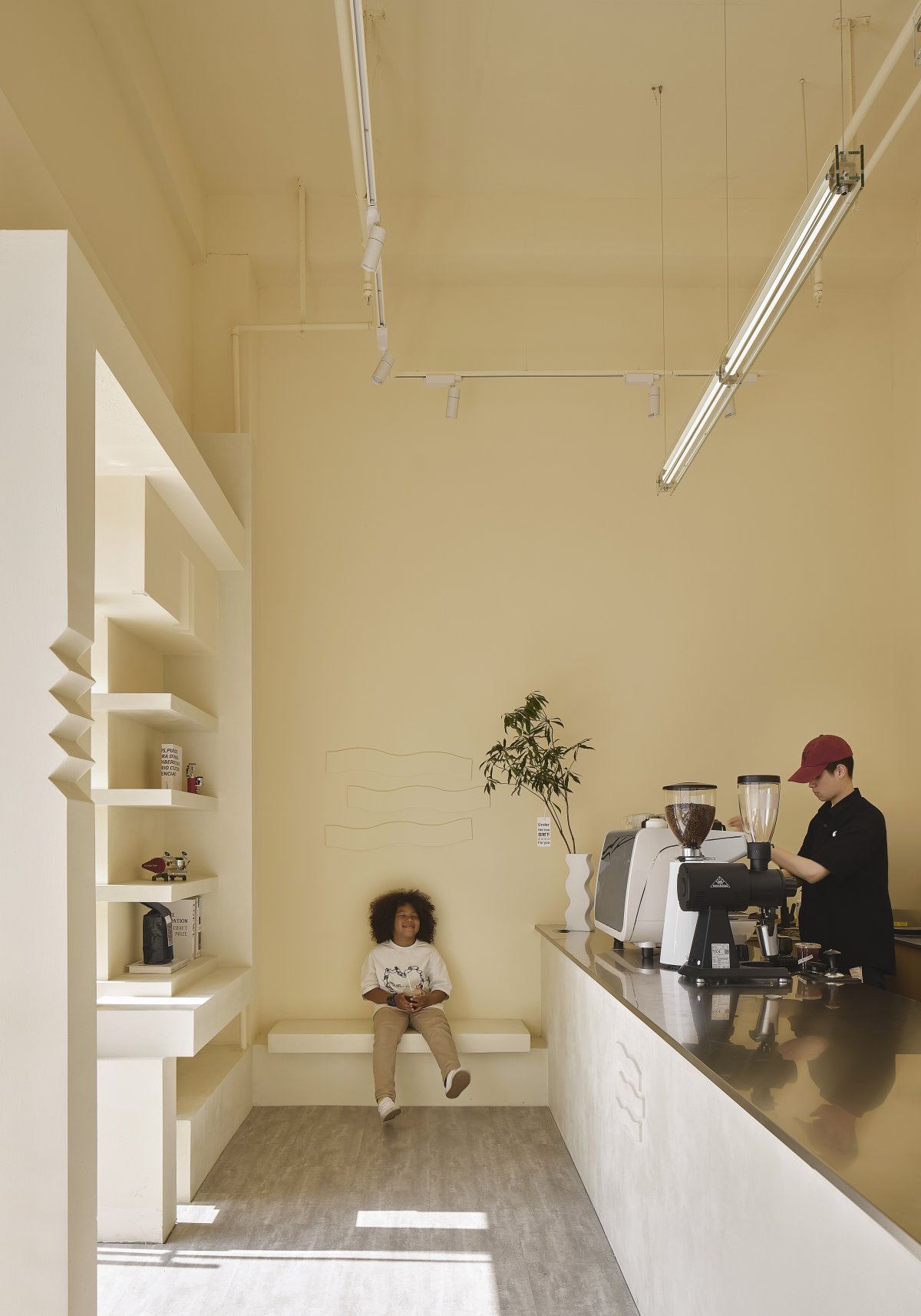 YINJISPACE - Confidant Design x 33 COFFEE